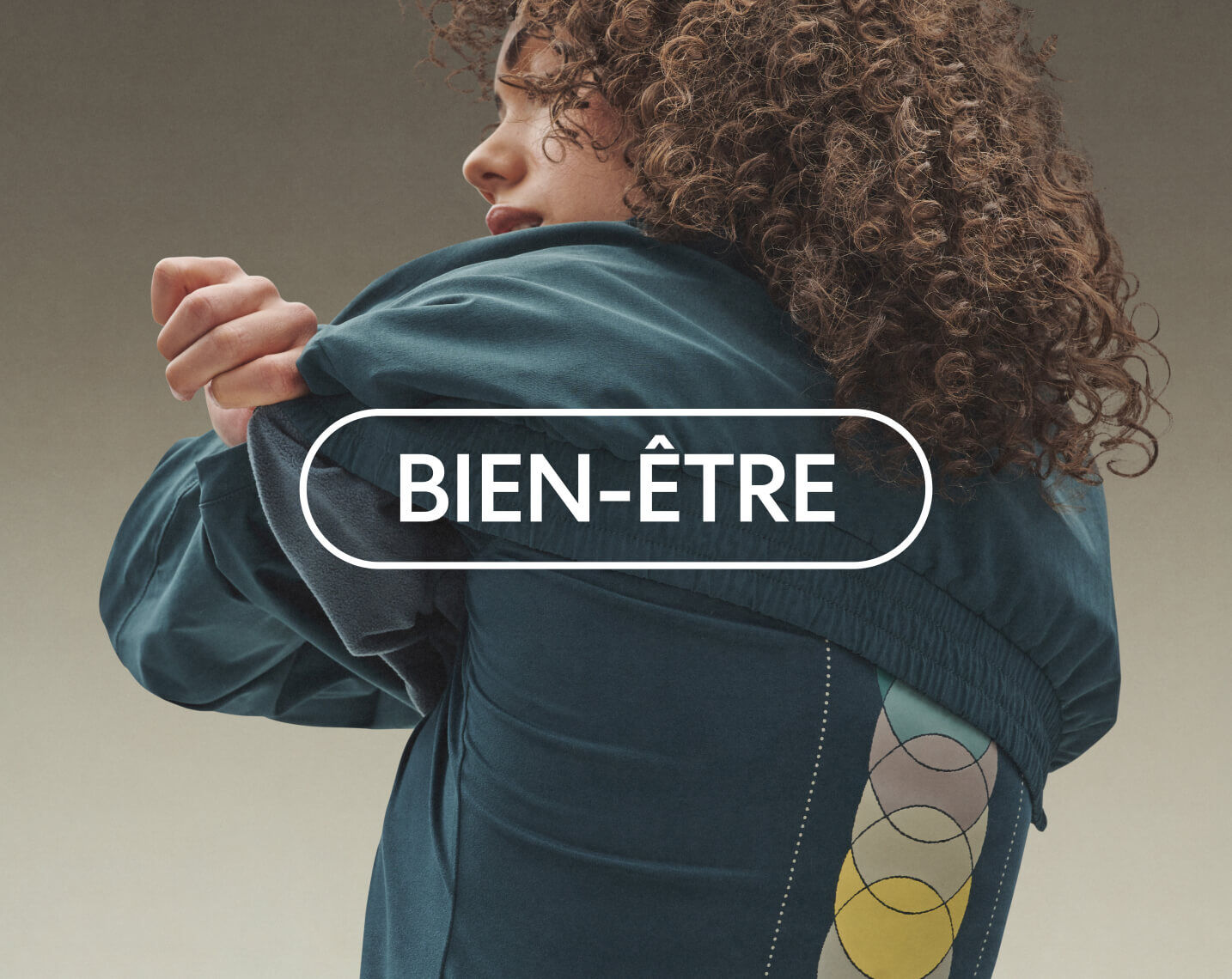 Vêtements décontractés, chaussures et accessoires pour femmes | Roots