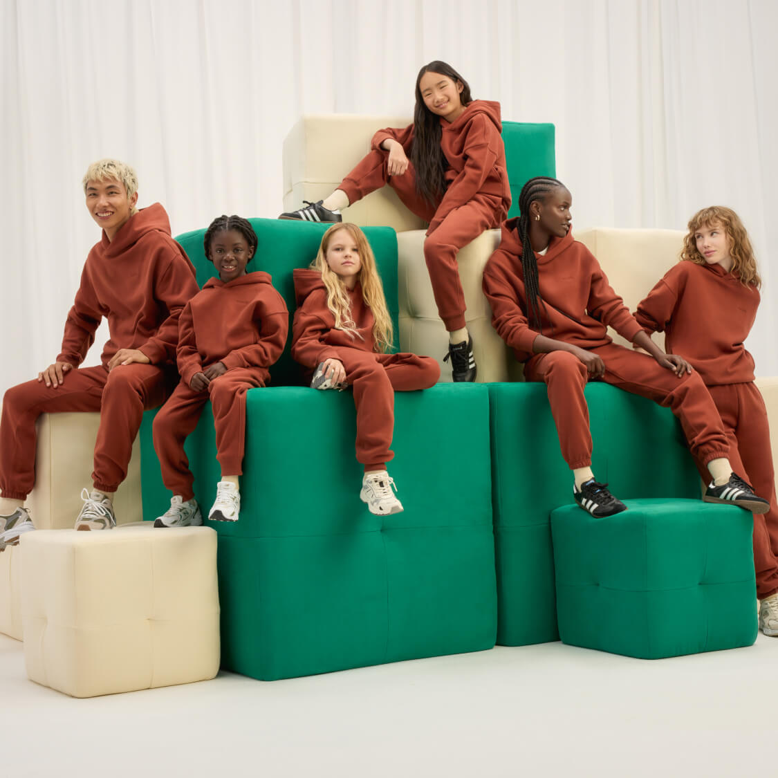 Gender Neutral & Unisex Casual Clothing | Roots