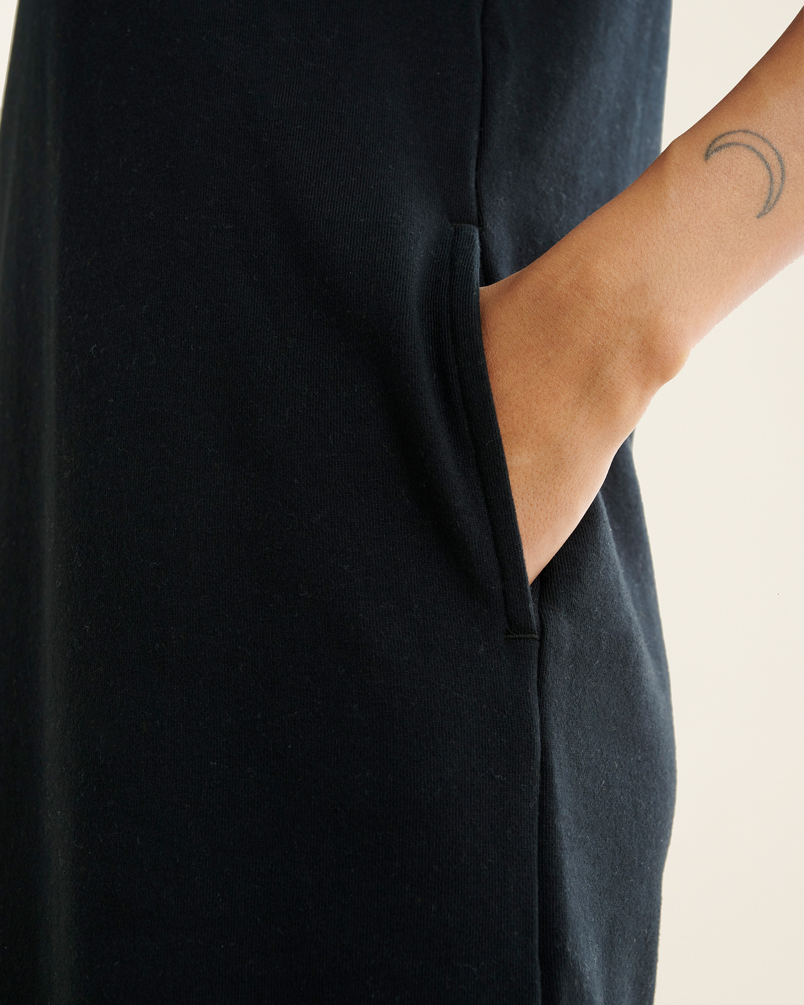 Amelia Midi Dress | Dresses, Jumpsuits | Roots